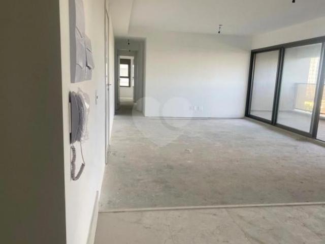 Apartamento com 3 quartos à venda em Campo belo SP