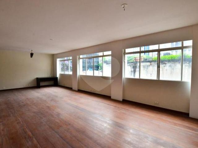 Apartamento com 3 quartos à venda em Cerqueira César SP
