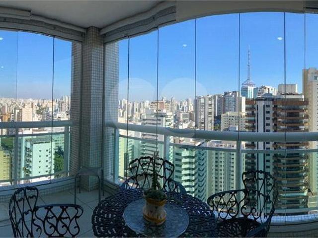 Apartamento com 3 quartos à venda em Aclimação SP