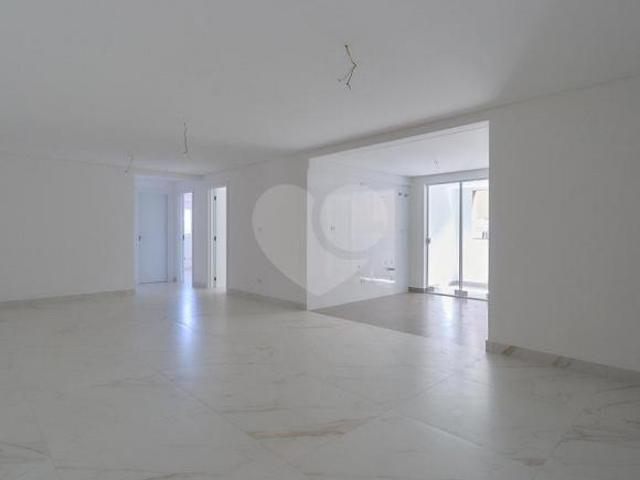 Apartamento com 3 quartos à venda em Água Verde PR