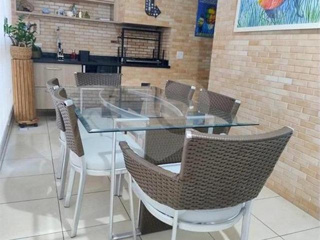 Apartamento com 3 quartos à venda em Gonzaga SP