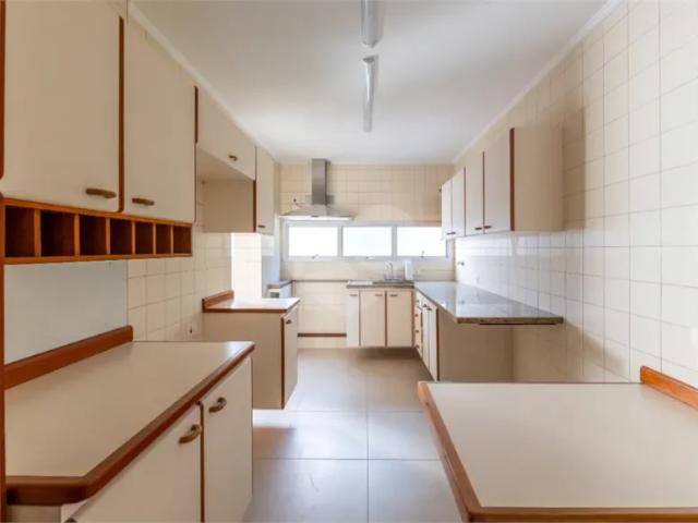 Apartamento à venda com 3 quartos, sendo 1 suíte, no condomínio Ed. Itaparica, São Paulo SP