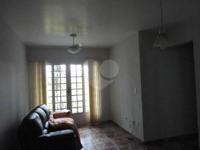 Apartamento à venda com 3 quartos, sendo 1 suíte, no condomínio Europa, São Carlos