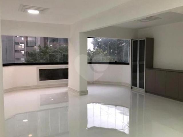 Apartamento com 3 quartos à venda em Jardim das acácias SP