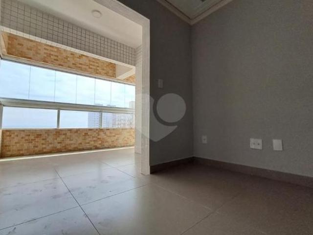 Apartamento com 3 quartos à venda em Ocian SP