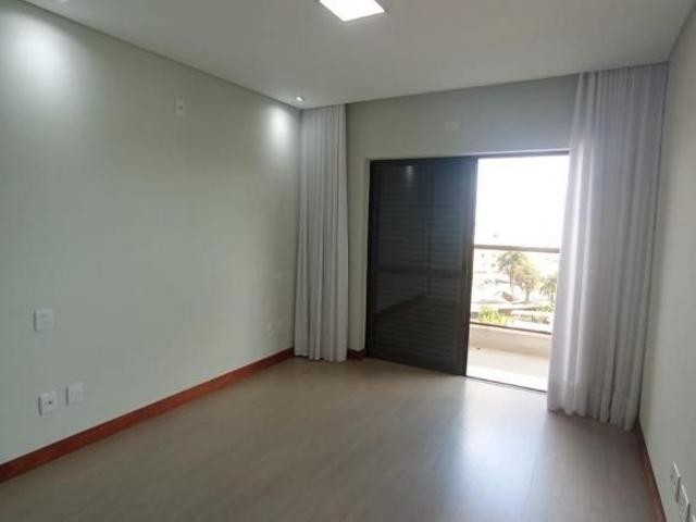 Apartamento com 3 quartos à venda em Lavras, no bairro Centro