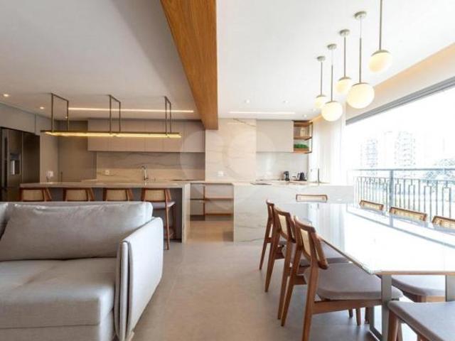 Apartamento com 3 quartos à venda em Moema SP