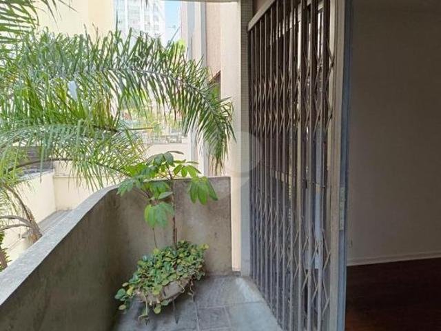 Apartamento com 3 quartos à venda em Moema SP