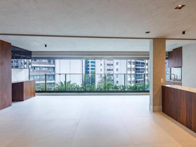 Apartamento com 3 quartos à venda em Moema SP