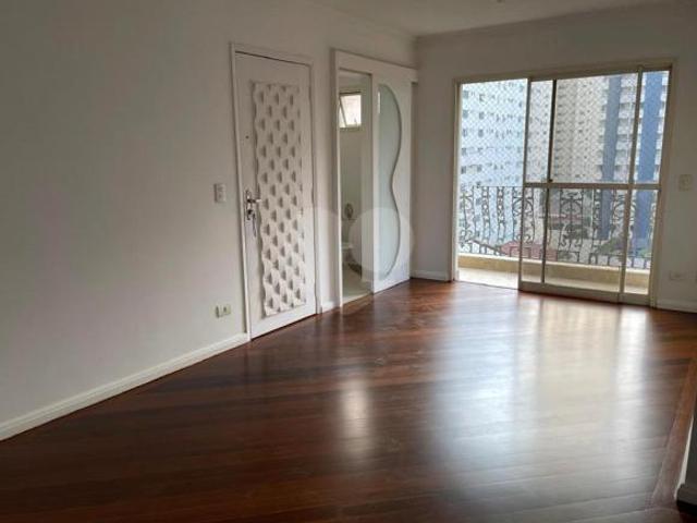 Apartamento com 3 quartos à venda em Moema SP