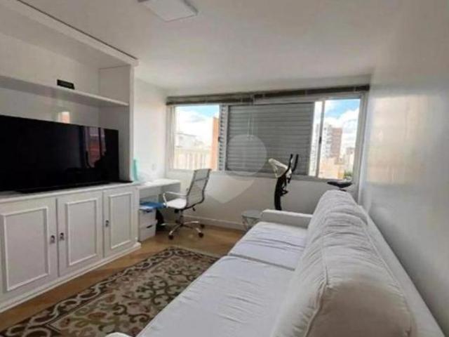 Apartamento com 3 quartos à venda em Moema SP