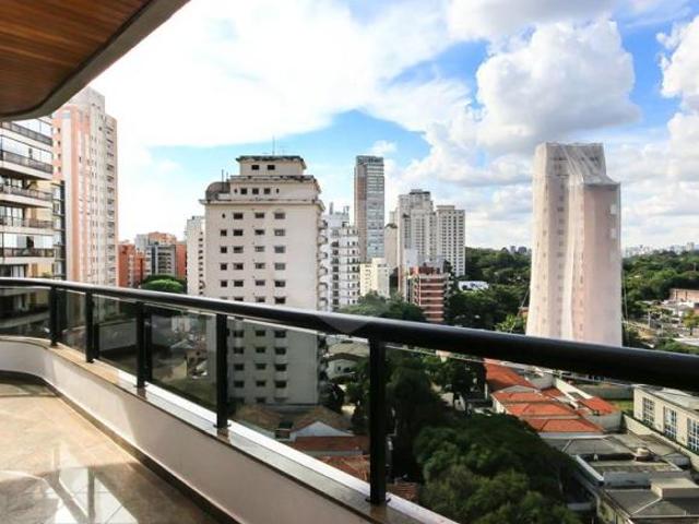 Apartamento com 3 quartos à venda em Moema SP