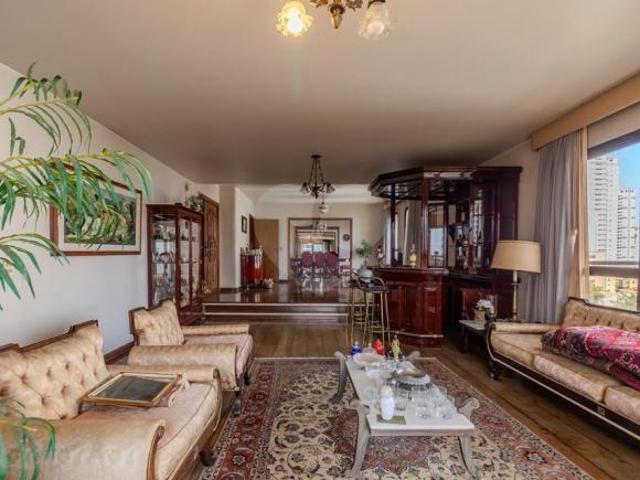 Apartamento com 3 quartos à venda em Moema SP