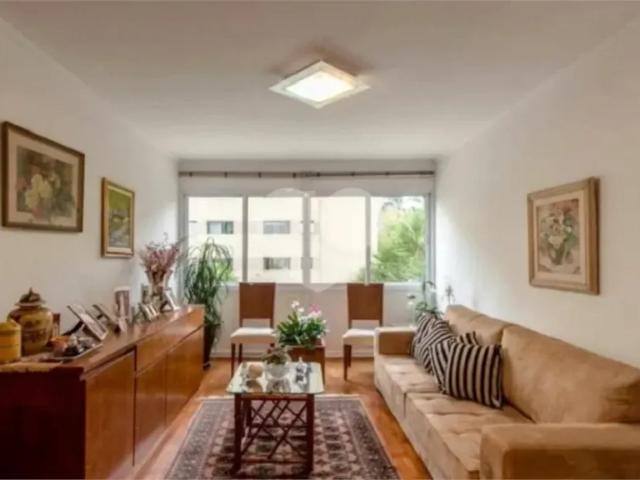 Apartamento com 3 quartos à venda em Moema SP
