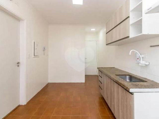 Apartamento com 3 quartos à venda em Moema SP