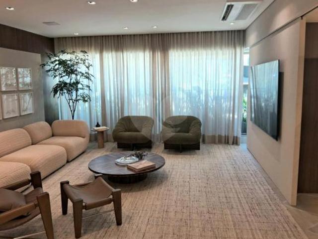 Apartamento com 3 quartos à venda em Moema SP
