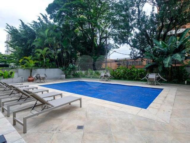 Apartamento com 3 quartos à venda em Moema SP