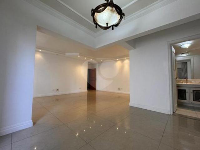 Apartamento com 3 quartos à venda em Moema SP