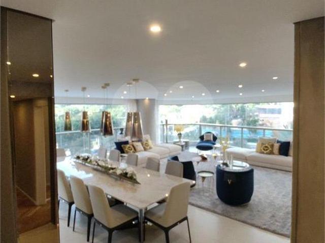 Apartamento com 3 quartos à venda em Moema SP