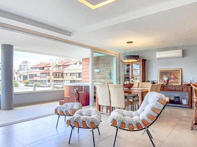 Apartamento com 3 quartos à venda em Menino deus RS