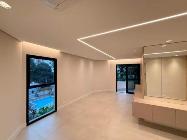 Apartamento com 3 quartos à venda em São Paulo, no bairro Moema