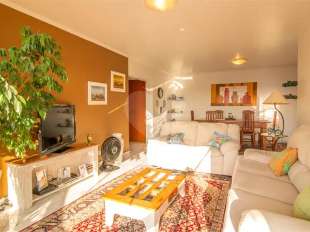 Apartamento à venda com 3 quartos, sendo 1 suíte, no condomínio Gran Mogol, São Paulo SP