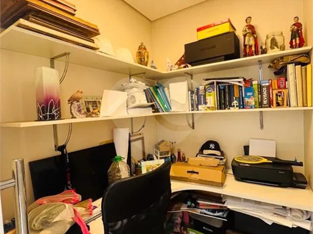 Apartamento à venda com 3 quartos, sendo 1 suíte, no condomínio Vivenda Alto da Boa Vista, São Paulo