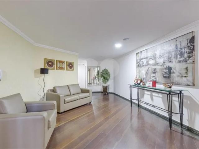 Apartamento à venda com 3 quartos, sendo 1 suíte, no condomínio Golden Star, São Paulo SP