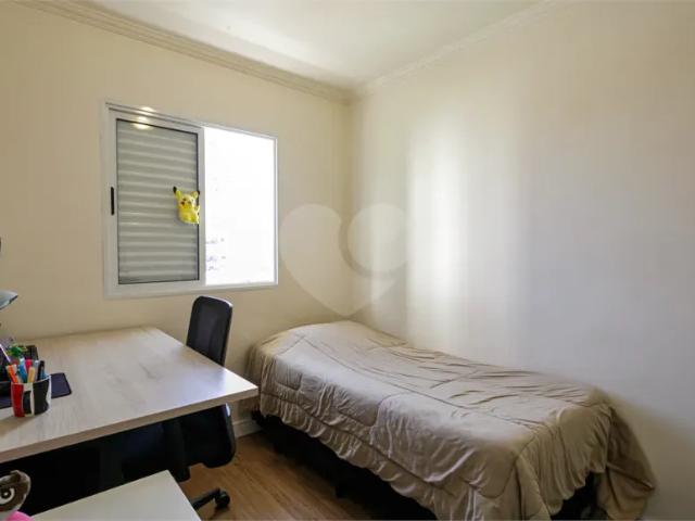 Apartamento à venda com 3 quartos, sendo 1 suíte, no condomínio Cancioneiro de Évora, São Paulo SP