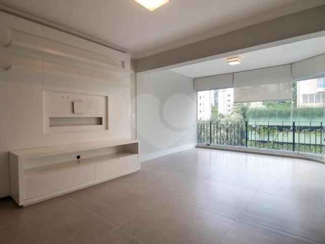 Apartamento com 3 quartos à venda em Panamby, São Paulo