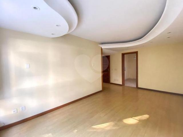 Apartamento com 3 quartos à venda em Petrópolis RS