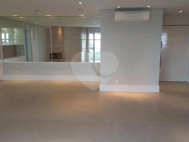 Apartamento com 3 quartos à venda em Tamboré SP