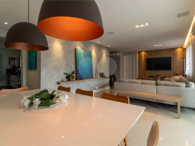 Apartamento à venda com 3 quartos, sendo 1 suíte, no condomínio Vide Campo Belo, São Paulo SP