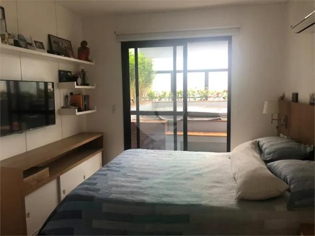 Apartamento com 3 quartos à venda em Vila Nova Conceição SP