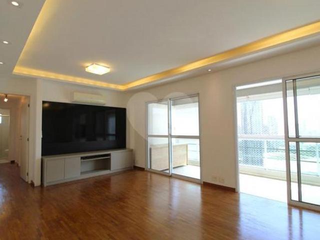 Apartamento com 3 quartos à venda em Vila olímpia SP