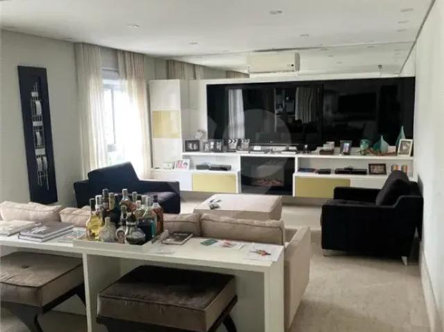 Apartamento com 3 quartos à venda em Vila olímpia SP