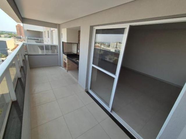 Apartamento com 3 quartos à venda no Bairro Martins Uberlândia/MG
