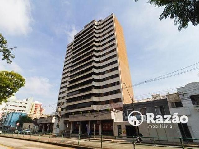 APARTAMENTO COM 3 QUARTOS ÁREA TOTAL DE 227,13m² CENTRO REF 6157
