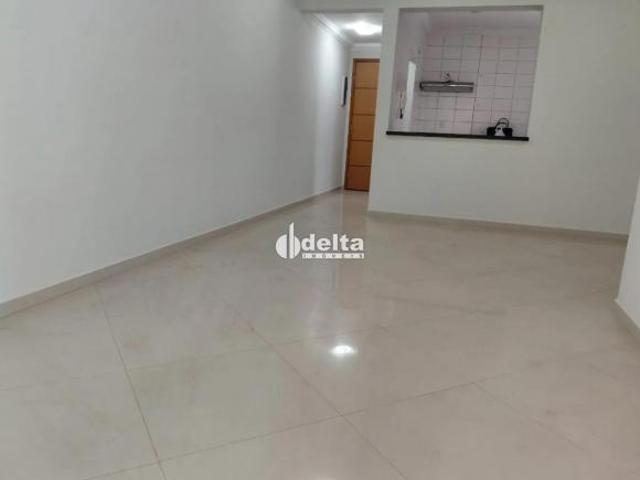Apartamento com 3 quartos disponível para venda no bairro Santa Mônica em Uberlândia MG