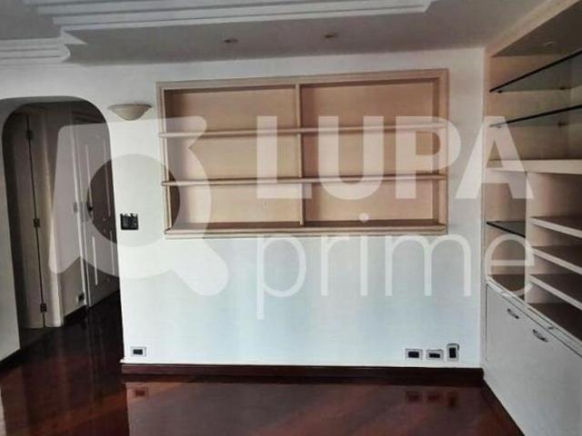 APARTAMENTO COM 3 QUARTOS E 3 VAGAS DE GARAGEM À VENDA EM SANTANA