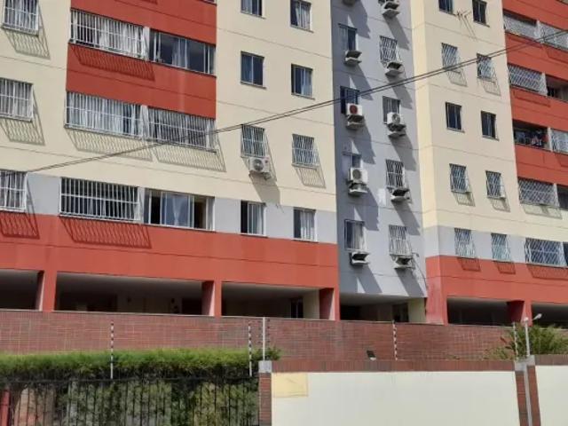 Apartamento com 3 Quartos e 3 banheiros à Venda, 60 m² por R$ 275.000