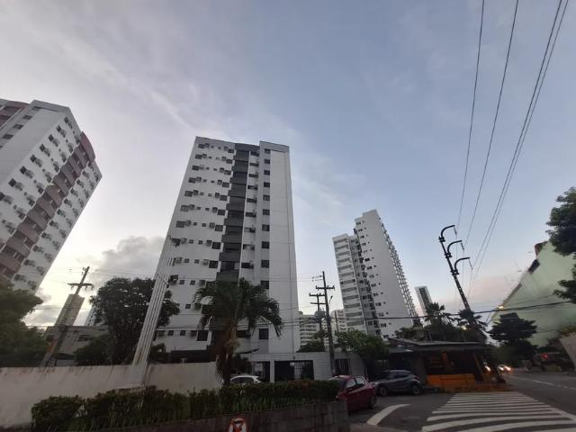Apartamento com 3 Quartos e 3 banheiros à Venda, 79 m² por R$ 435.000