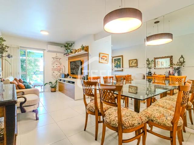 Apartamento com 3 Quartos e 3 banheiros à Venda, 90 m² por R$ 779.000