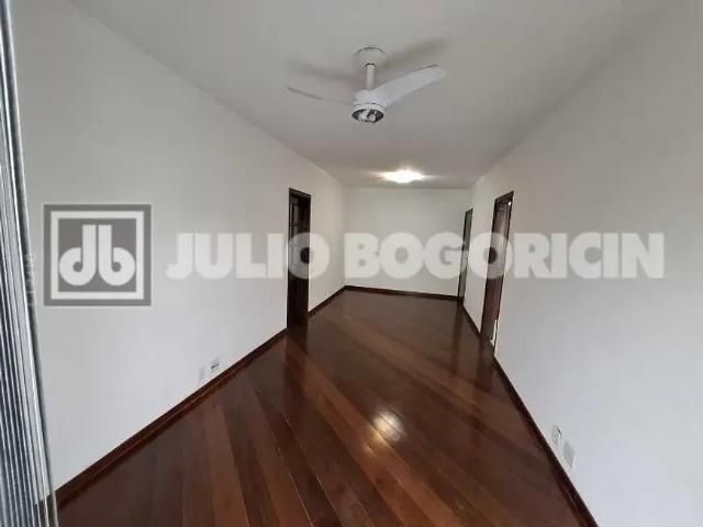 Apartamento com 3 Quartos e 3 banheiros à Venda, 99 m² por R$ 520.000