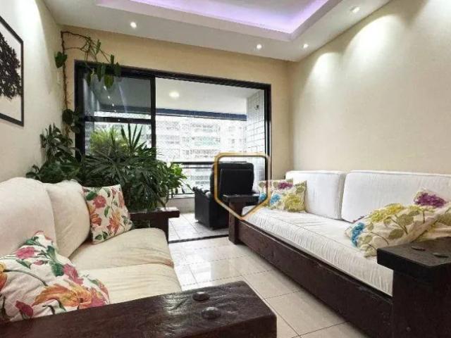 Apartamento com 3 Quartos e 3 banheiros à Venda, 101 m² por R$ 925.000