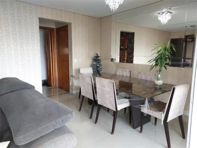 Apartamento com 3 Quartos e 3 banheiros à Venda, 107 m² por R$ 920.000