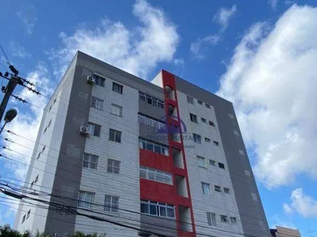 Apartamento com 3 Quartos e 3 banheiros à Venda, 110 m² por R$ 299.000