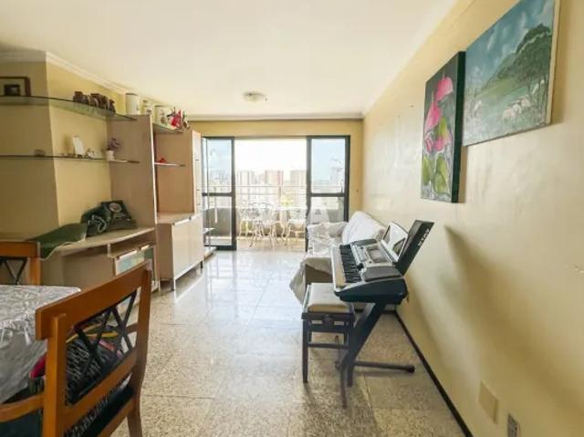 Apartamento com 3 Quartos e 3 banheiros à Venda, 111 m² por R$ 645.000