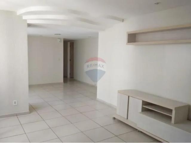 Apartamento com 3 Quartos e 3 banheiros à Venda, 120 m² por R$ 370.000