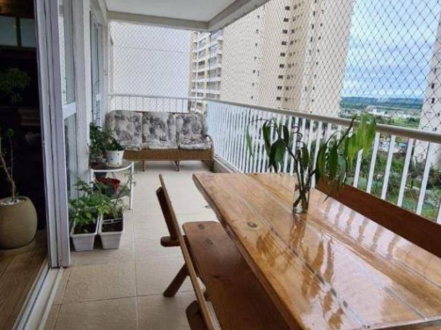 Apartamento com 3 Quartos e 3 banheiros à Venda, 122 m²